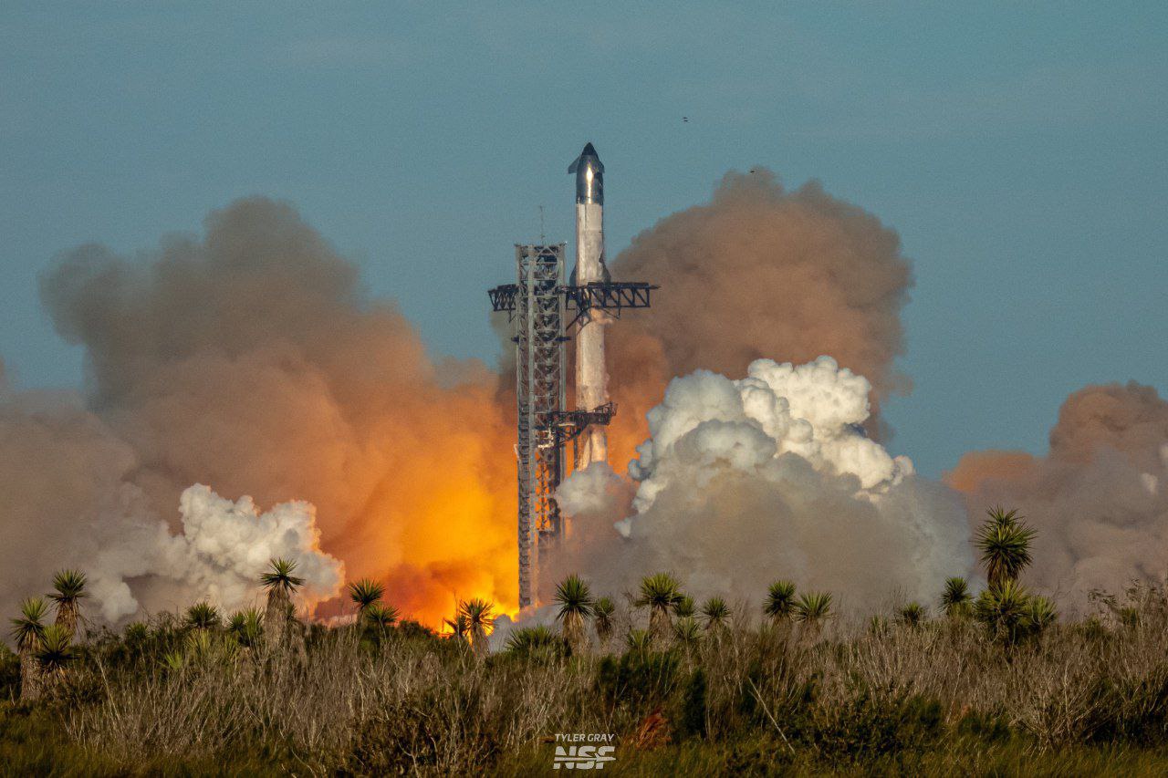 Космічний корабель Starship Flight 7 вибухнув під час польоту. Читайте ...